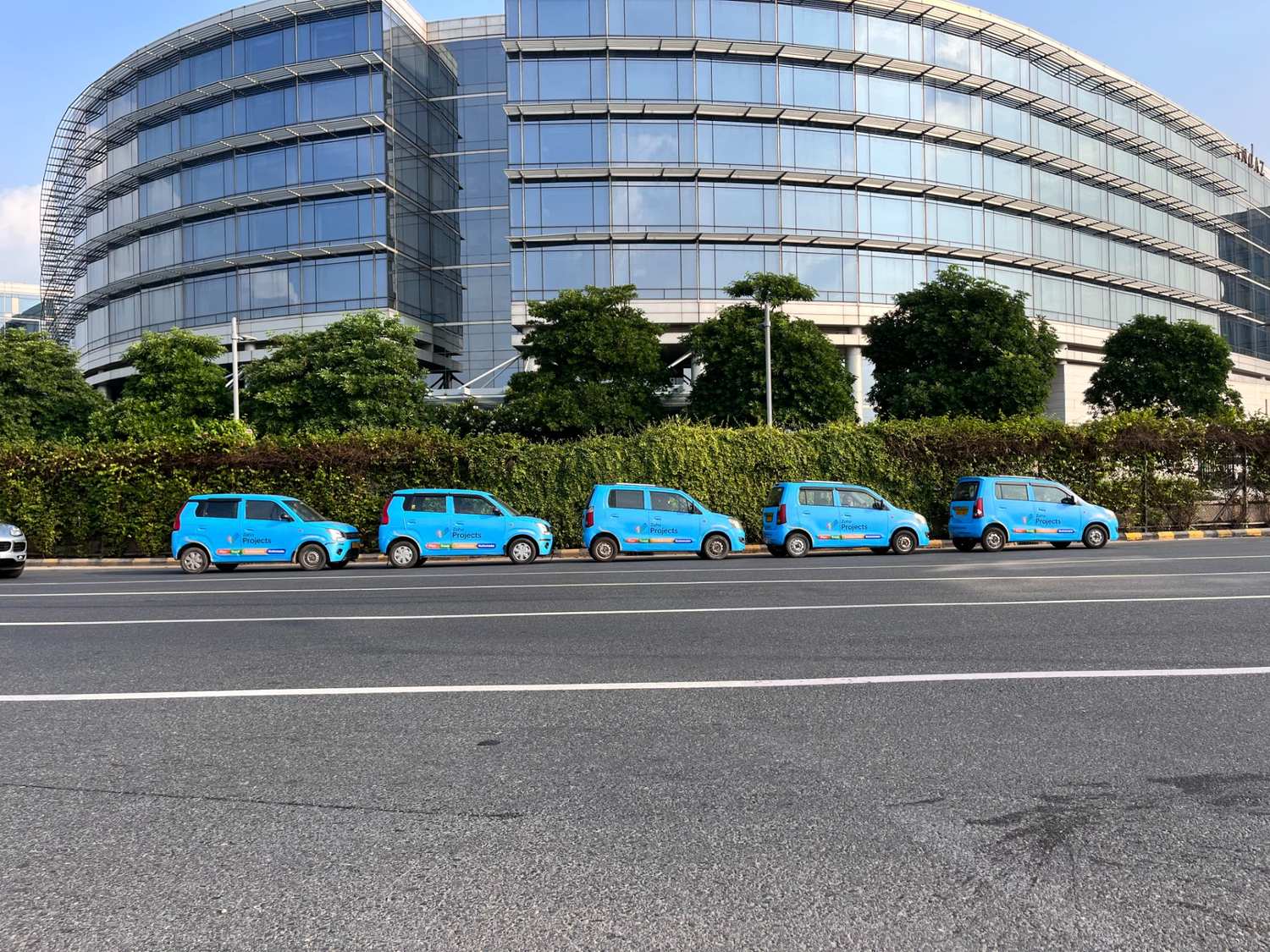 Zoho's Full Wrap Cab Advertising in Delhi | CashurDrive